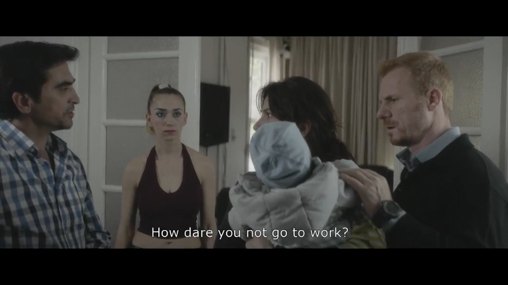 'Holy boom'/ Një film grek për emigrantët shqiptarë, Luli Bitri krah ...