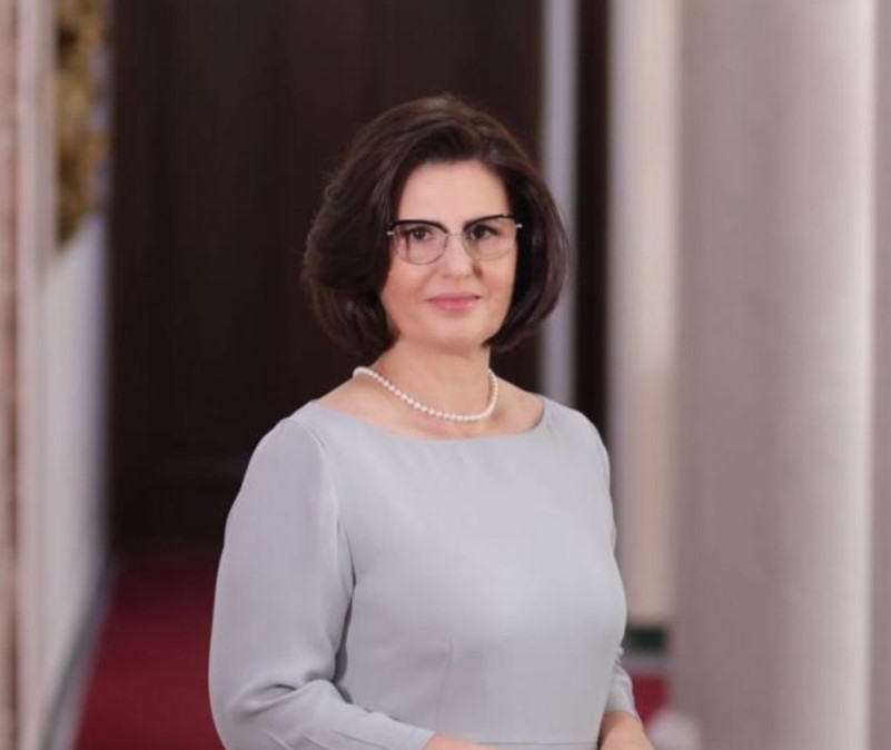 ‘Tetori Rozë’, Zonja e Parë, Armanda Begaj mesazh sensibilizues: Le t’u ...