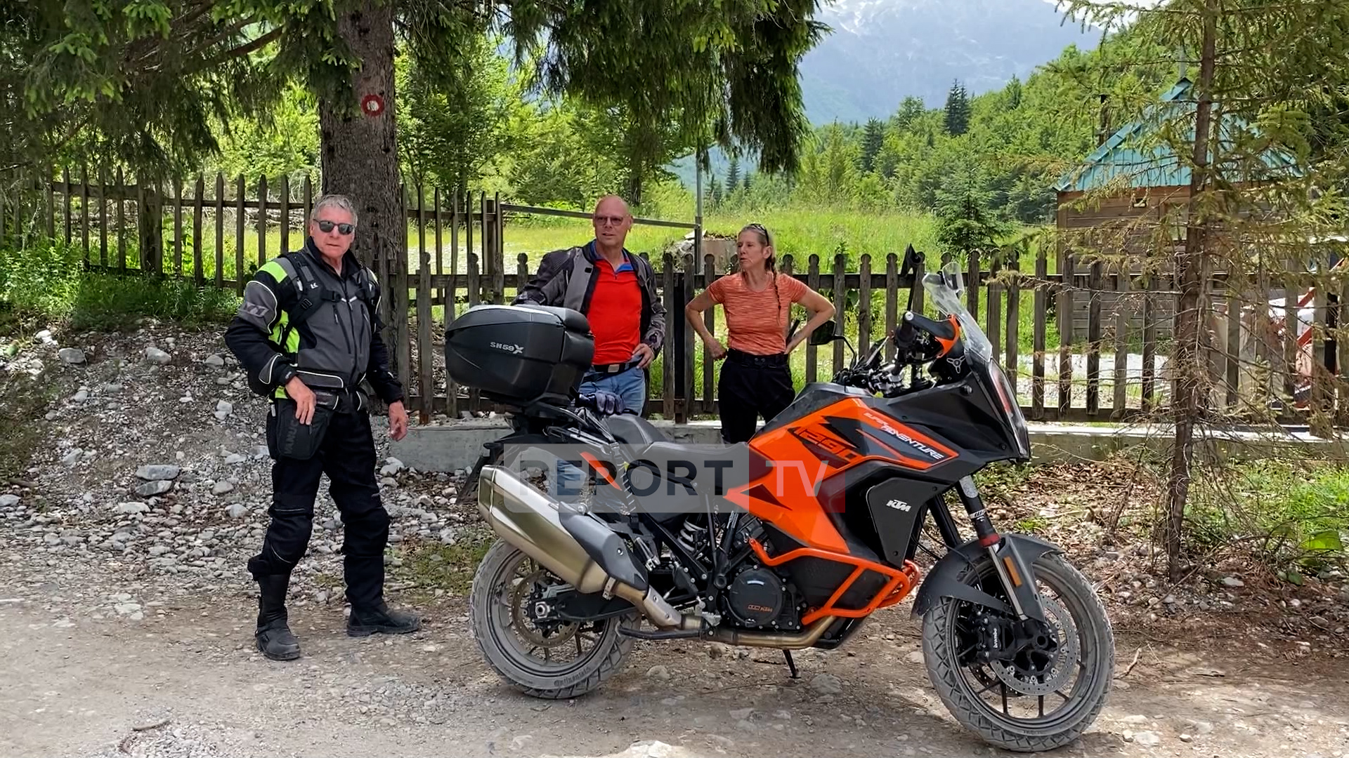 SPECIALE/ Të gjithë flamujt e ngritur në Luginën e Valbonës, pikëtakimi ...