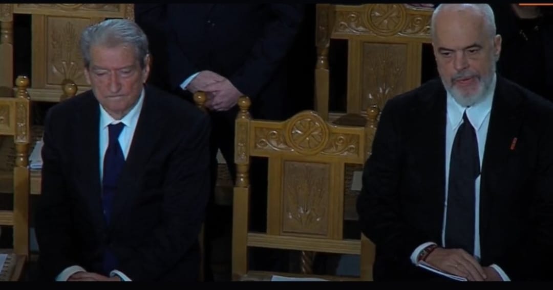 FOTOLAJM/ Berisha e Rama ‘bashkë’ para mbërritjes së Mitsotakis në ...